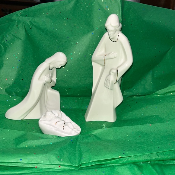 Mikasa | Accents | Nwt Holy Night Nativity Mary And Joseph With Baby ...